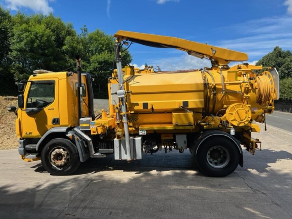 DAF LF 220 EURO 6 LHD For Sale DC Commercials UK Ltd DAF LF 220 EURO 6 LHD For Sale DC Commercials UK Ltd